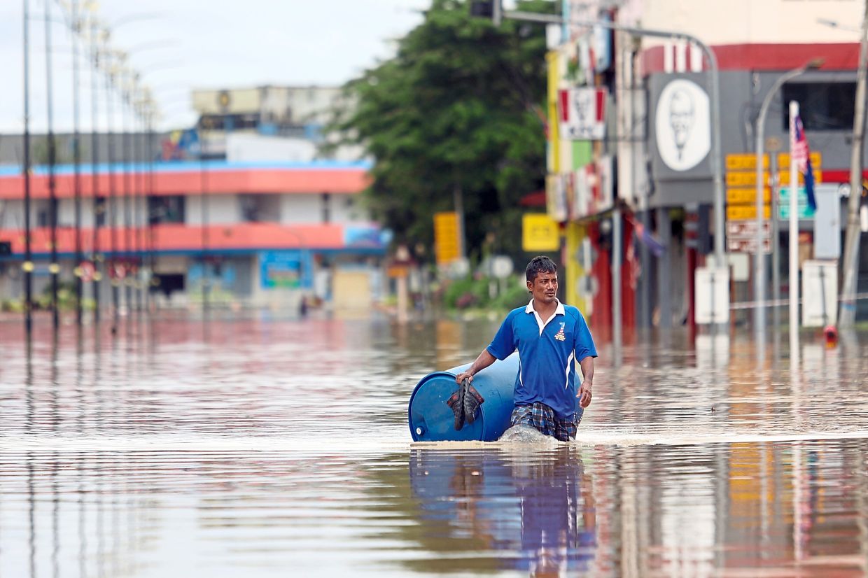 Memories of 2006 horror flooding in | The Star