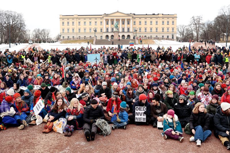 Sami protesters, Greta Thunberg, end demonstrations against wind ...