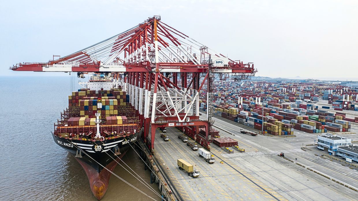 The world’s top container carrier sees hurdles in green energy shift ...