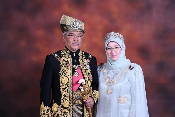 King, Queen celebrate 37th wedding anniversary | The Star