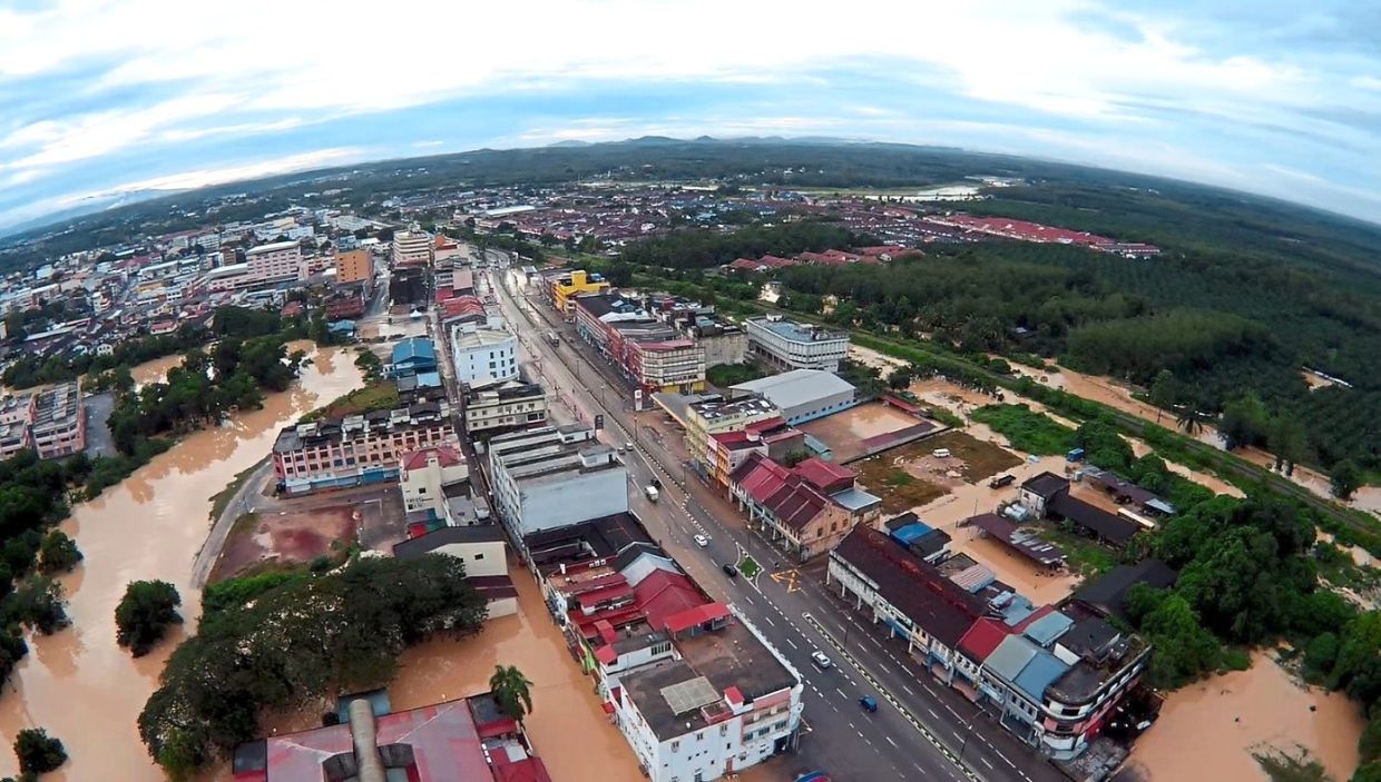 More machinery needed for flood waste collection | The Star