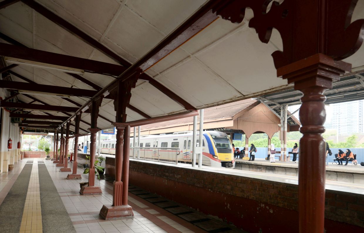 All KTMB stations must have lifts within one year, says Transport ...