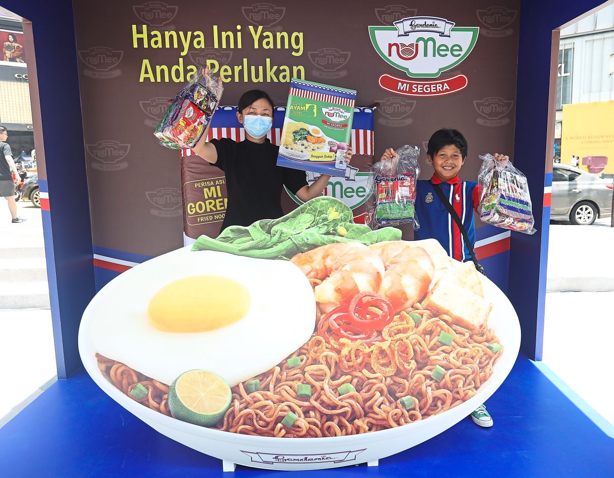 Saying thanks with 500,000 free instant noodle packs | The Star