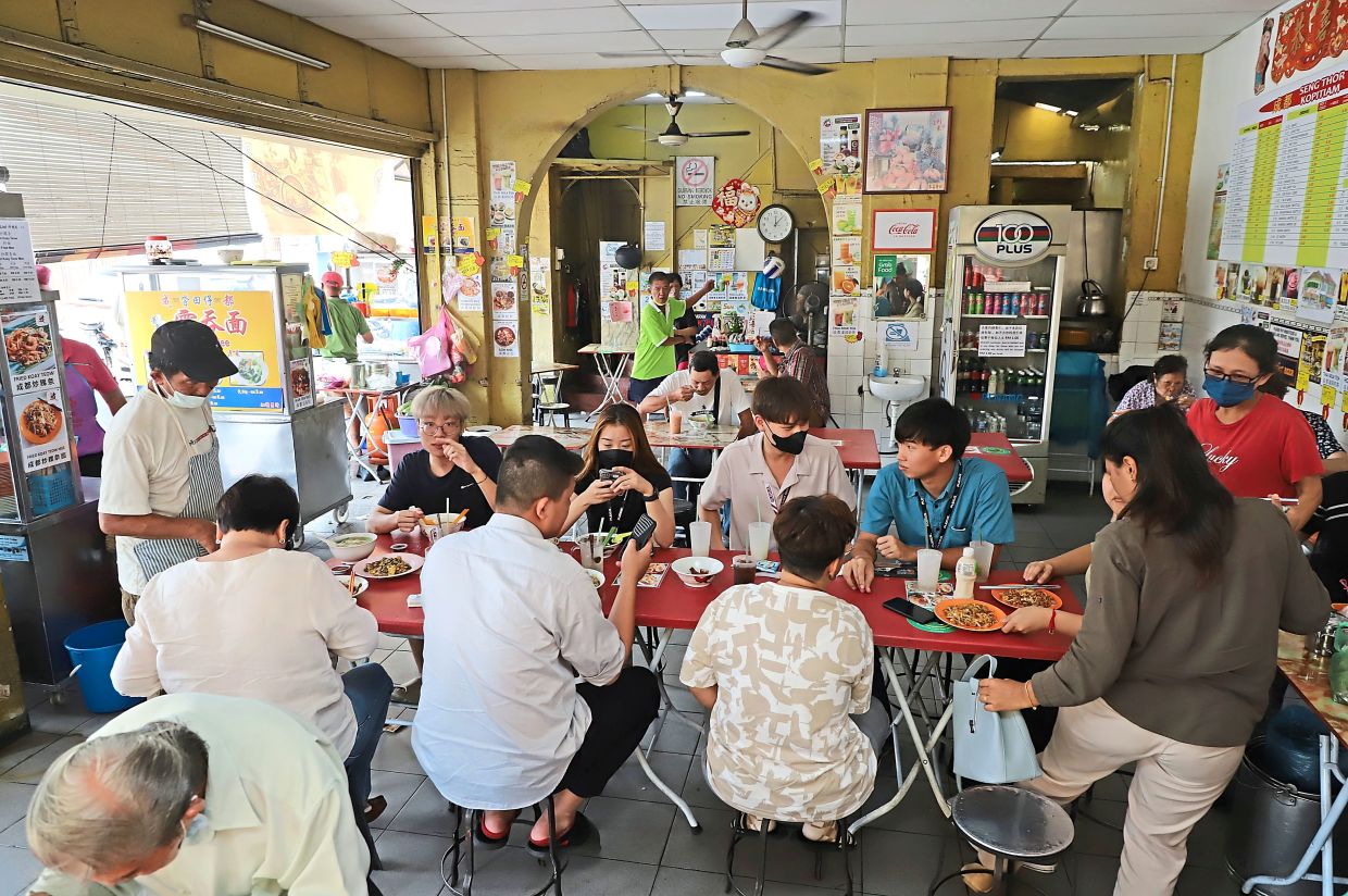 RM1 charge stays, says shop owner | The Star