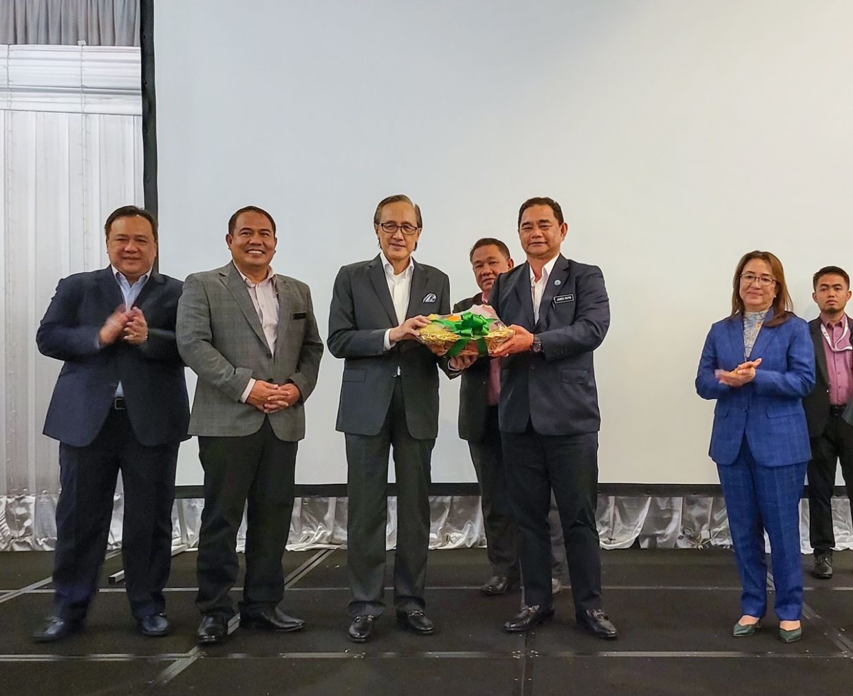 Be thrifty with financial aid, Masidi tells Sabah reps, community ...