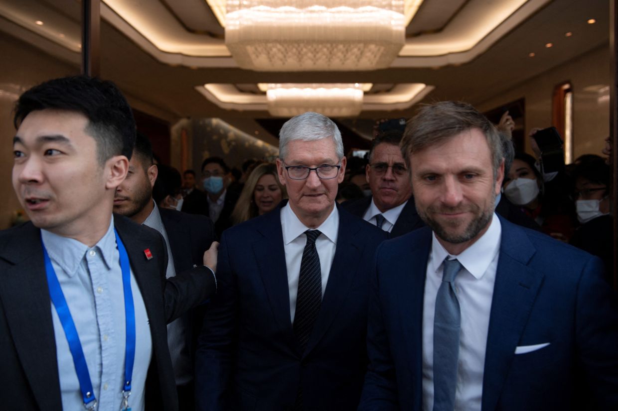 Apple CEO meets China commerce chief to talk supply chain | The Star