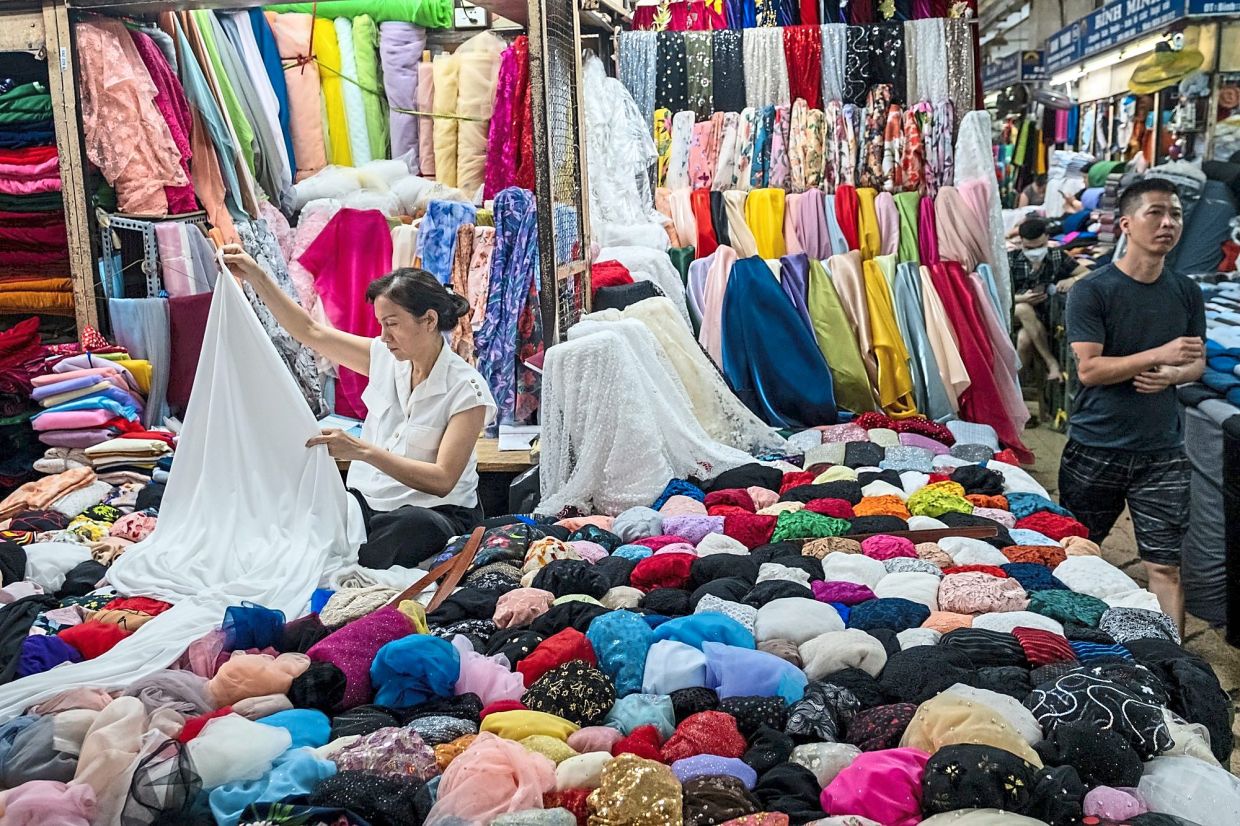 Retail market attracts huge foreign investment | The Star