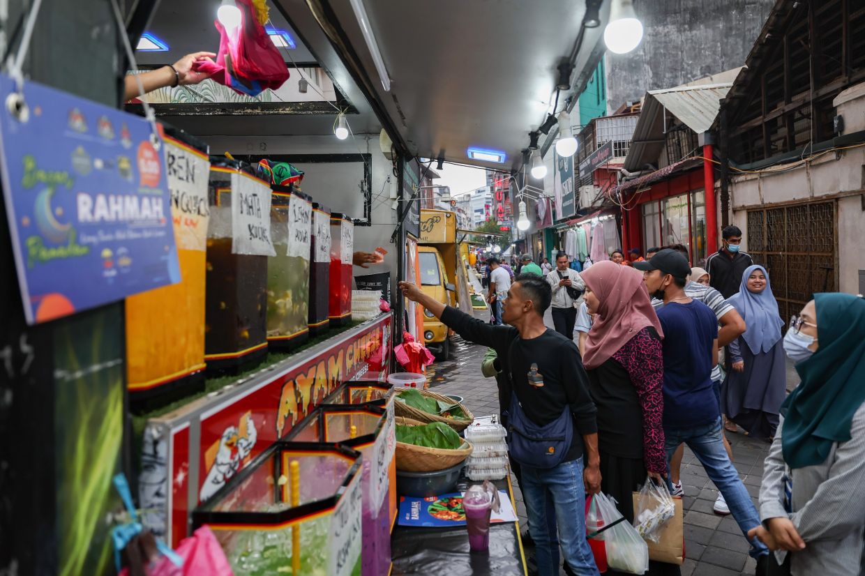 RM20 ewallet incentive for first 6,000 Rahmah Ramadan bazaar visitors ...