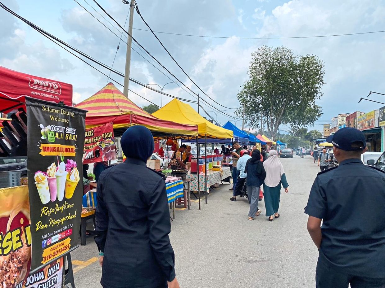 Eye on drinks vendors at bazaars | The Star