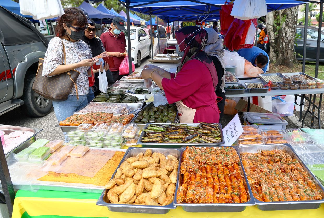 5 ways Malaysians can control their spending habit at Ramadan bazaars ...