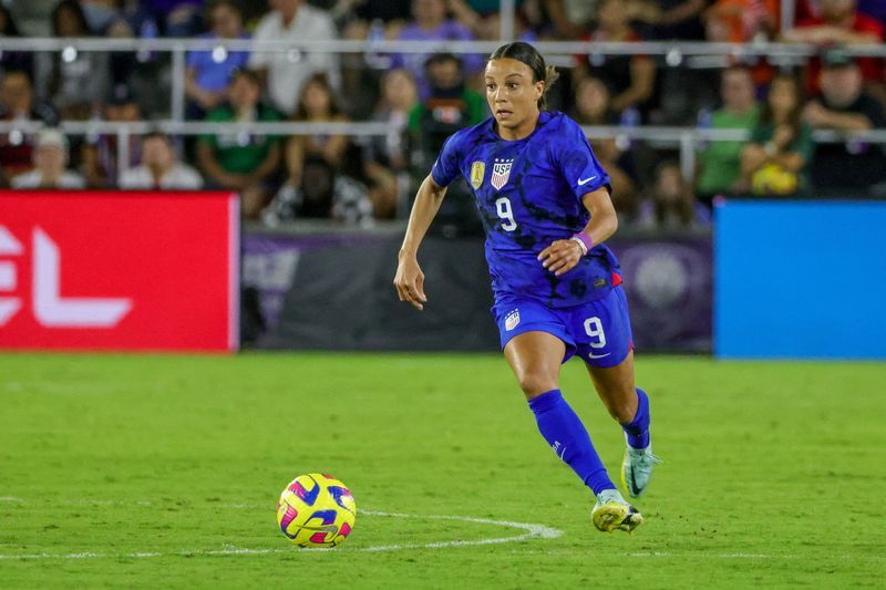 Football: Soccer-Swanson returns to U.S. spotlight older and wiser ...