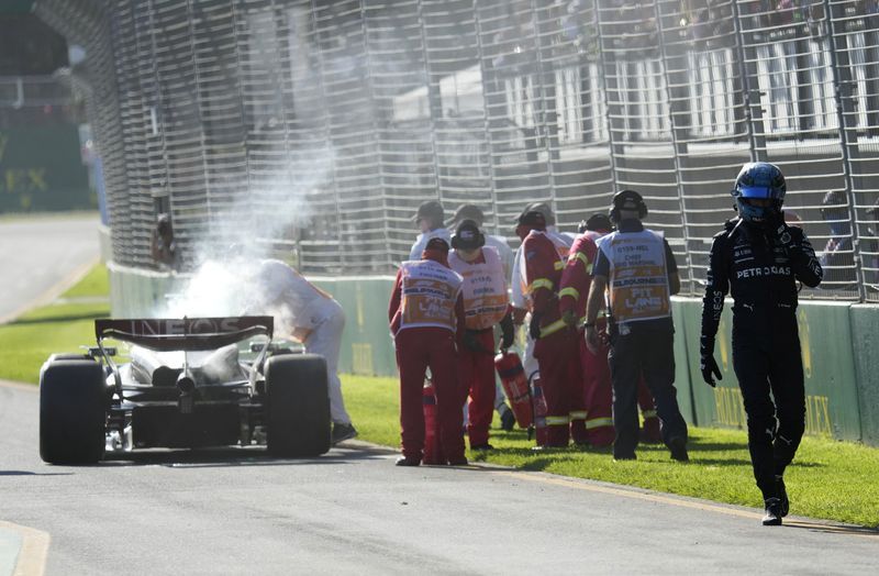 Motorsport: Motor racing-Safety makes F1's red flag controversy a ...