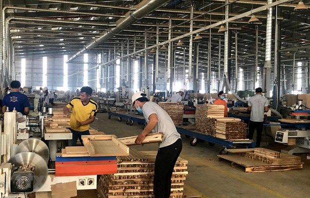 Vietnam's wood, furniture exports tumble 28% in Q1 as new orders slump ...