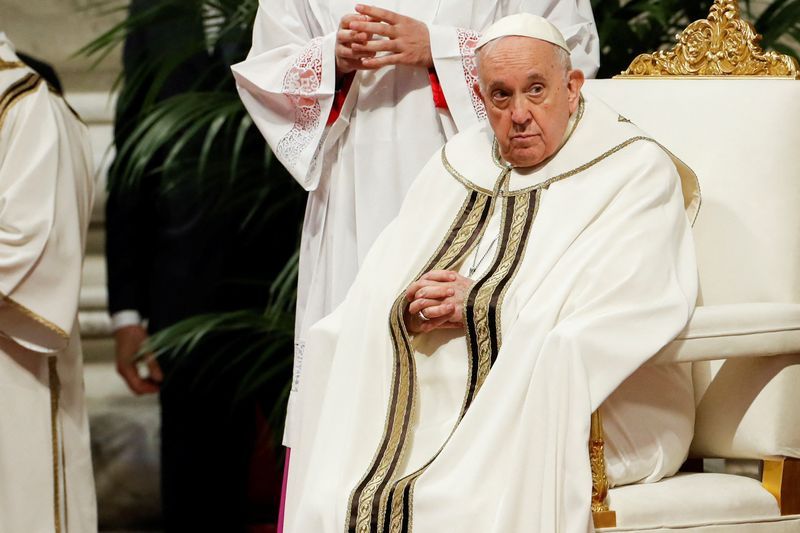 On Holy Thursday, healthy-looking pope urges priests to shun disunity ...