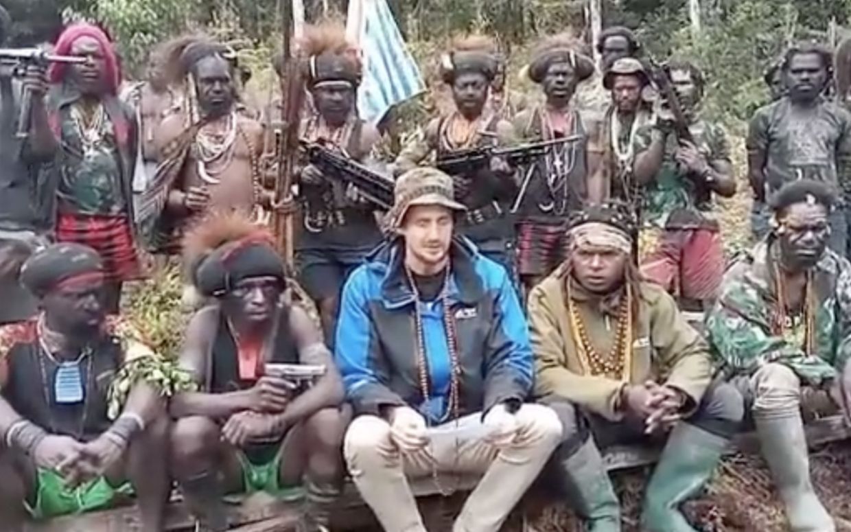 Papua rebels holding Susi Air pilot prepared to drop key demand | The Star