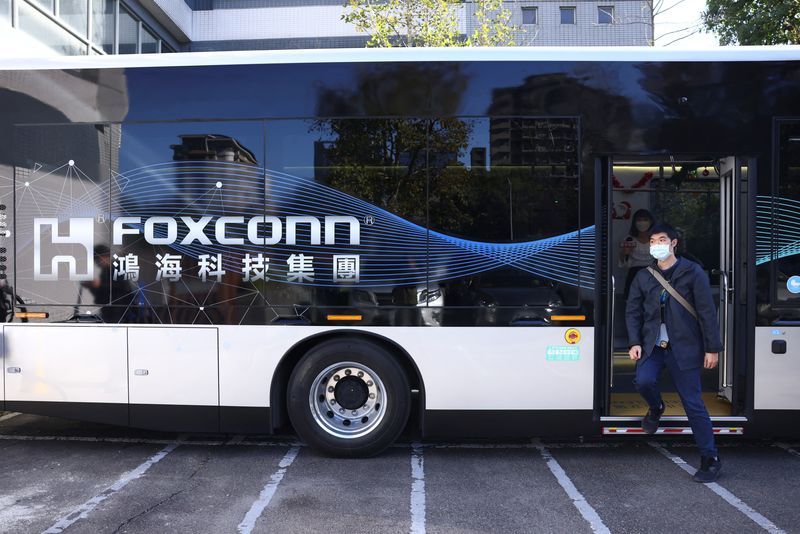 Foxconn plans $800 million investment in southern Taiwan | The Star