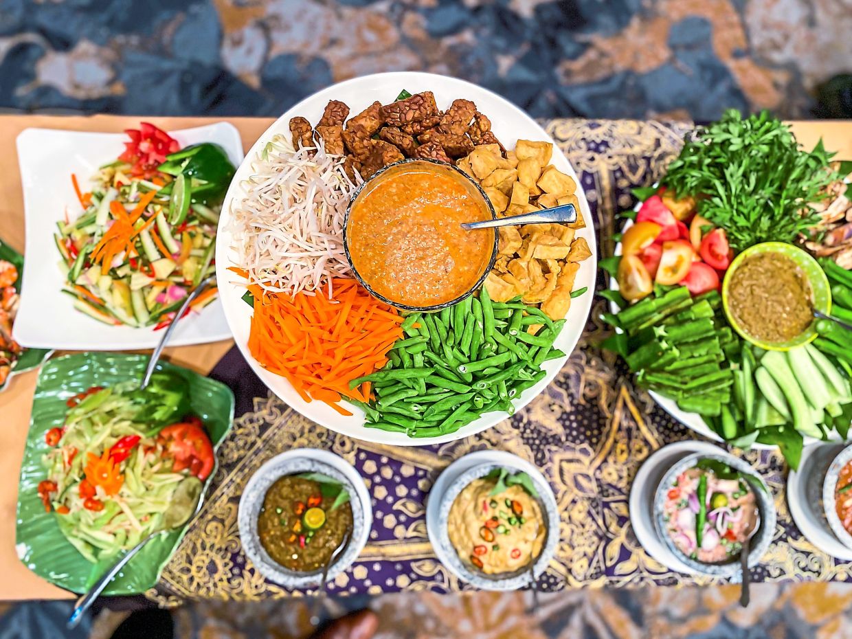Main focus on local fare at buffet | The Star