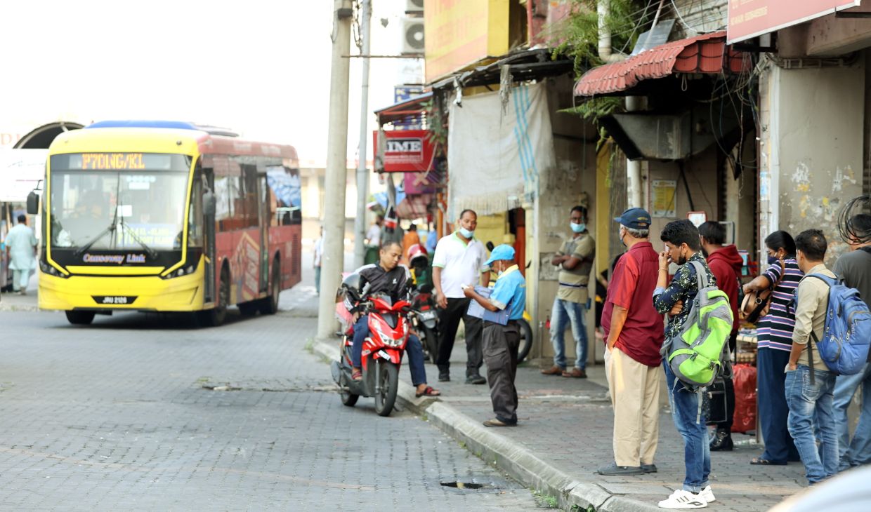 Be punctual or pay the price, stage bus operators told | The Star