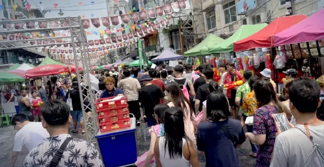 Police tighten safety measures as over 50,000 Songkran revellers flock ...