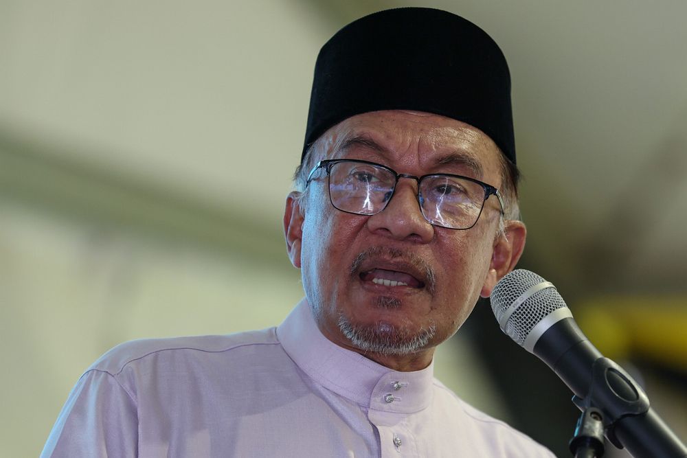 PM participates in Qiyamullail Perdana programme at Putra Mosque | The Star