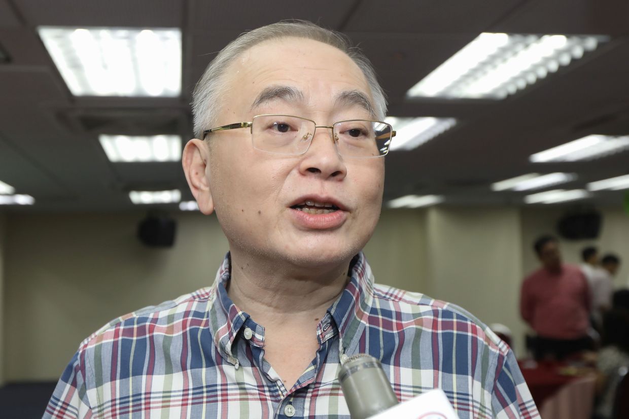 Dr Wee upset KL-Tawau air ticket costs over RM3,000 | The Star