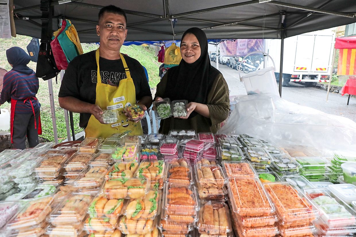 Old-timers dishing up homemade variety of food | The Star