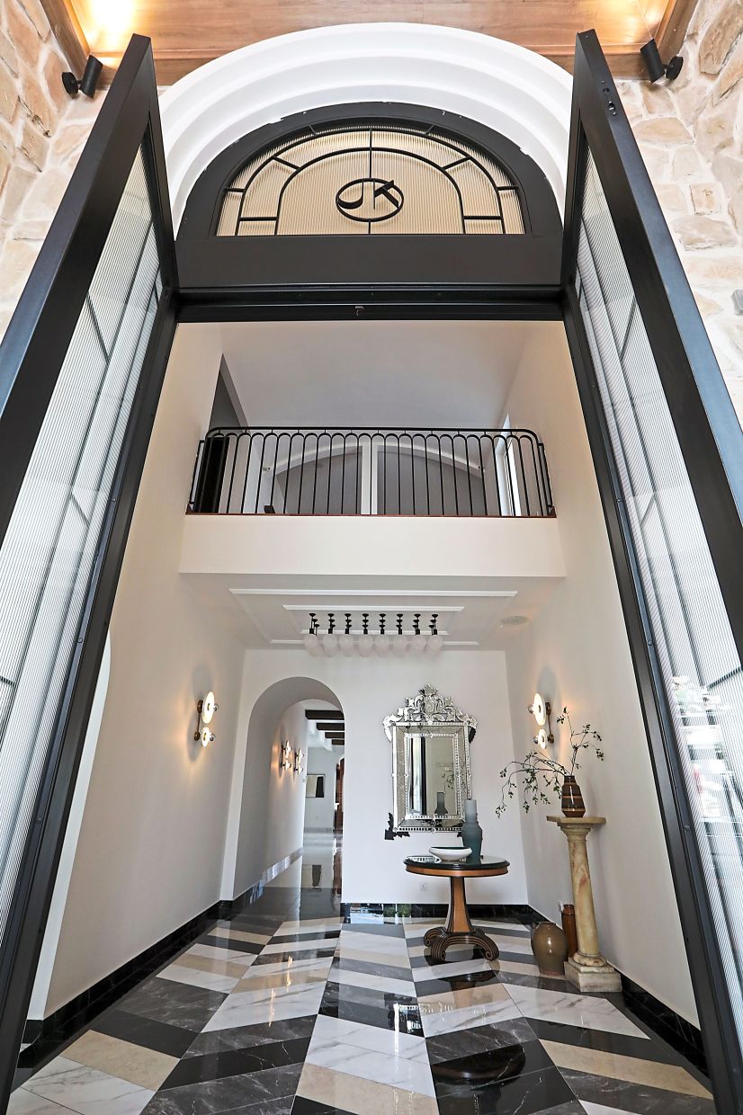 Malaysian couple turns suburban house into European classical style ...