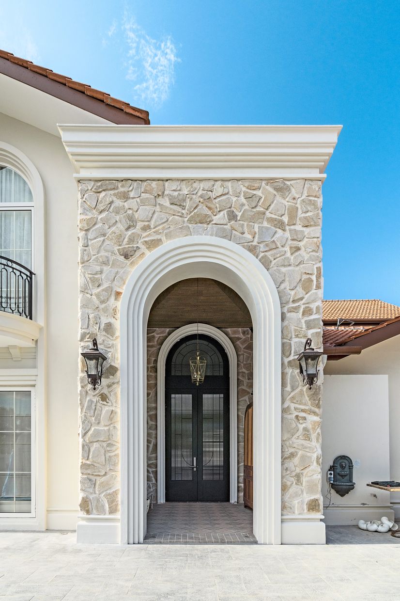 Malaysian couple turns suburban house into European classical style ...