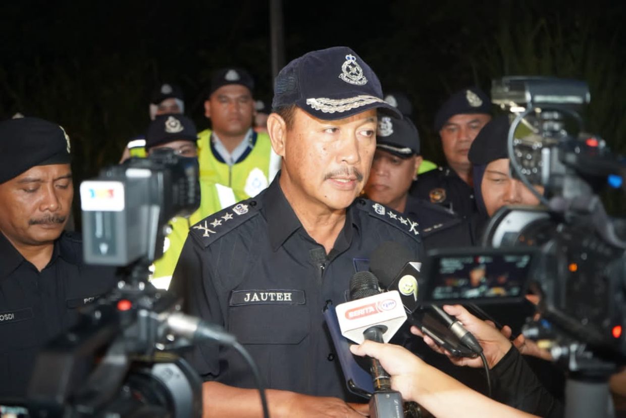 Over 450 cops on duty to keep roads, homes safe during Raya period in ...