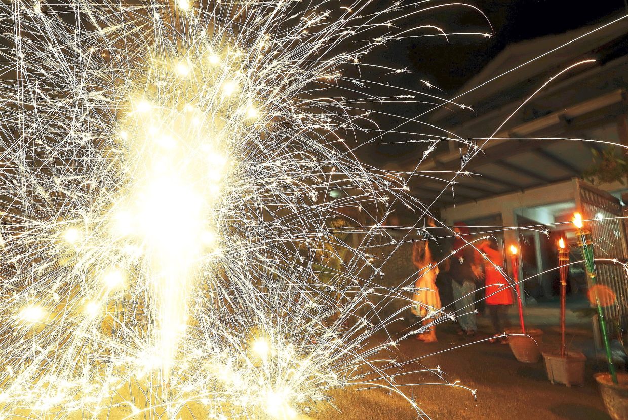 Avoid fireworks, open burning due to haze, urge experts | The Star