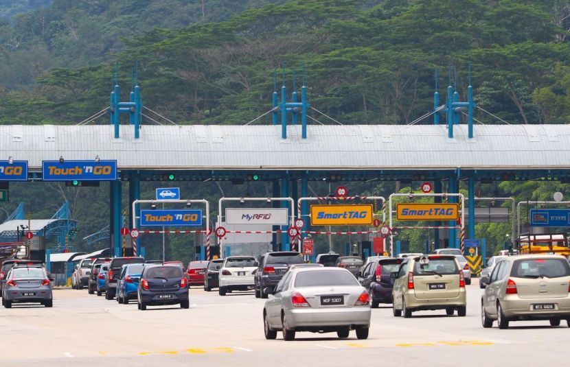 Smooth-flowing traffic on several major highways as at 10pm on first ...