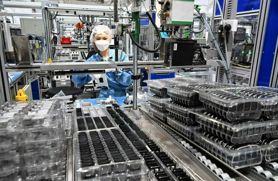 S’pore manufacturing slump worsens with 4.2% output drop in March | The ...