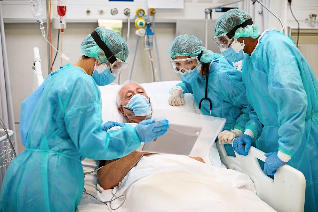 WHO: Covid-19 deaths down by 95%, but XBB can reinfect more easily ...