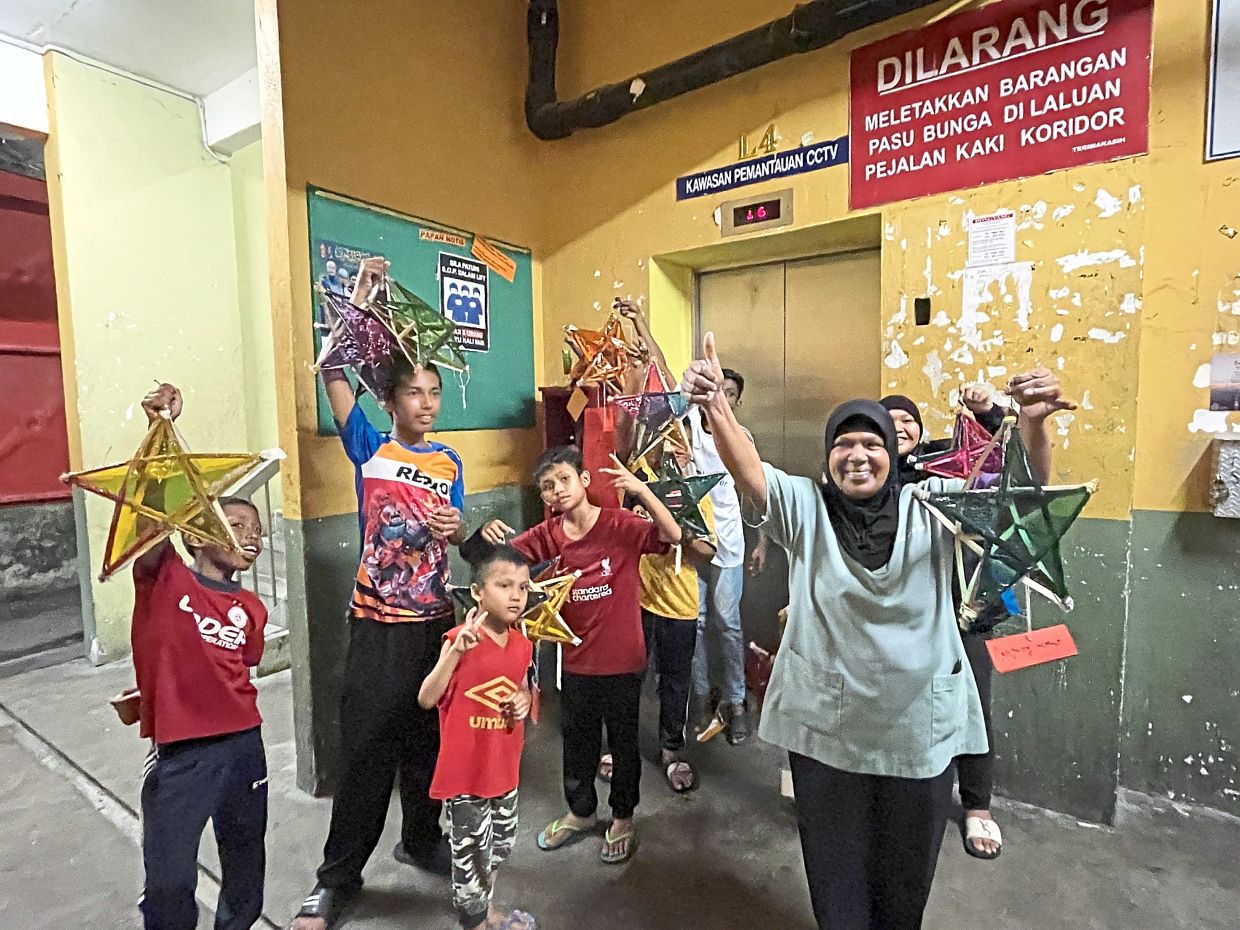 Over 40 kids learn craft, significance of light at PPR | The Star