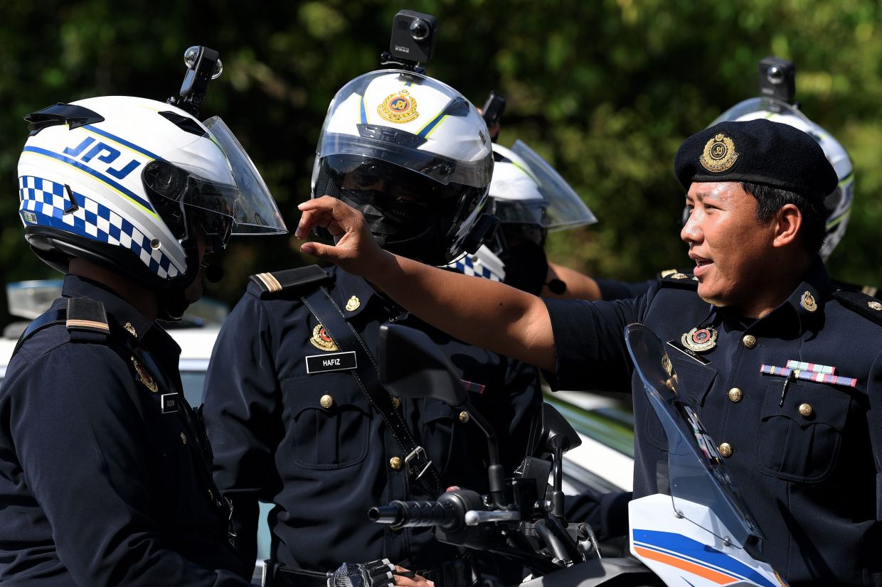 JPJ: Most Raya traffic offences were for beating red lights | The Star