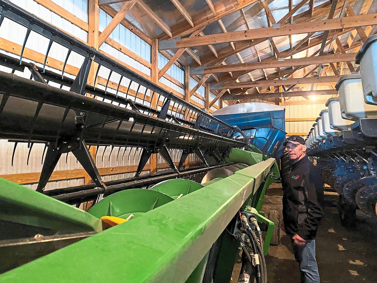 Funds restore bearish views on CBOT corn, ease bullishness on beans ...