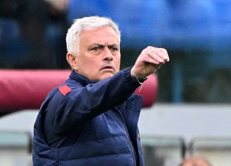 Football: Soccer-Mourinho wears wire on touchline in Roma draw | The Star