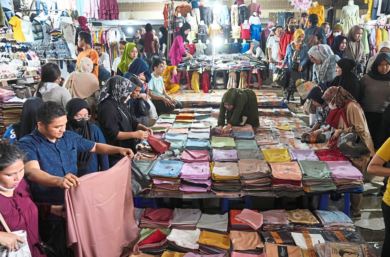 Mall visitors exceed pre-pandemic numbers | KLSE Screener