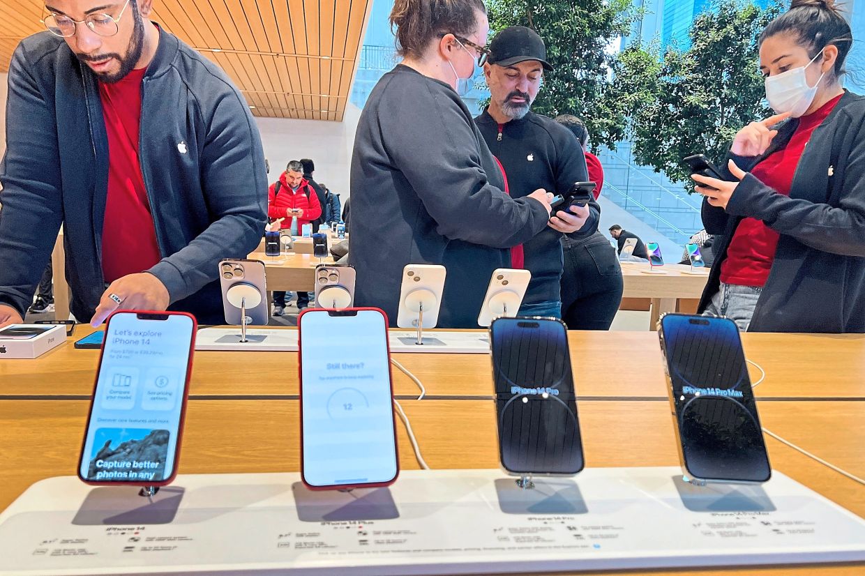 Fancy phones are the new object of revenge spending | The Star