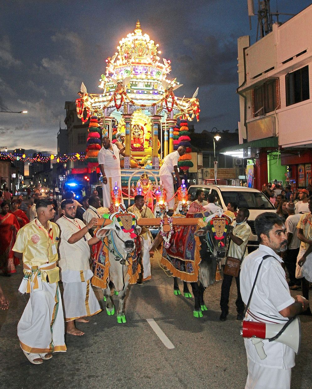 Chariot parade draws huge crowd | The Star