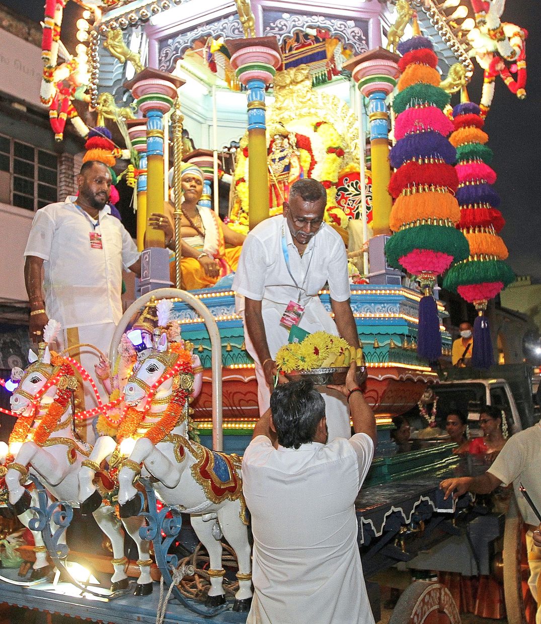 Chariot parade draws huge crowd | The Star