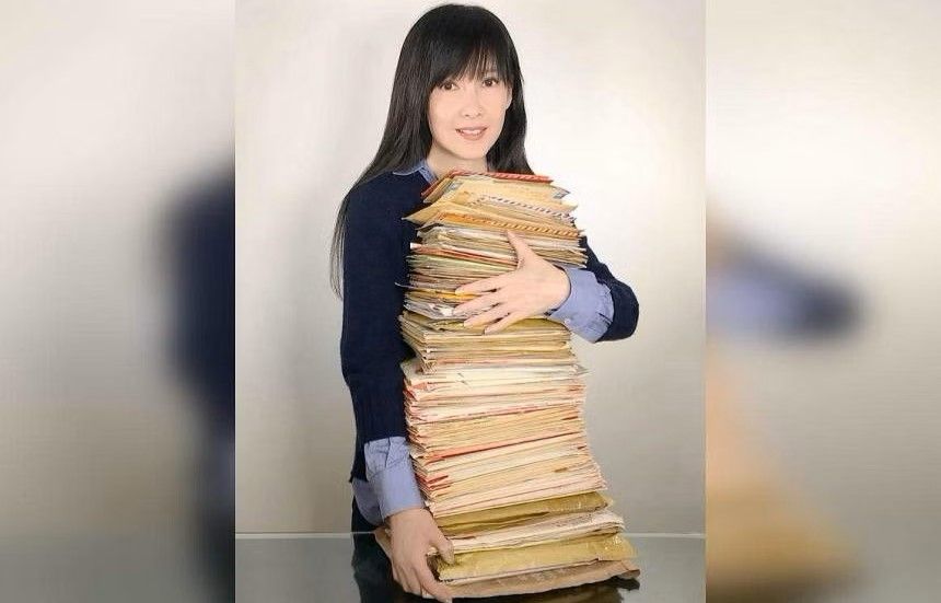 HK singer Vivian Chow still replies to every fan letter she receives ...