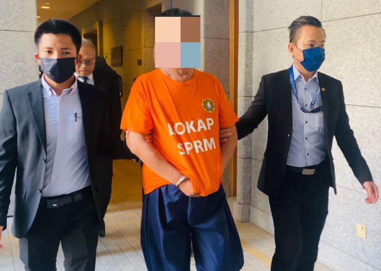 Blogger nabbed in RM41mil ministry project graft probe | The Star