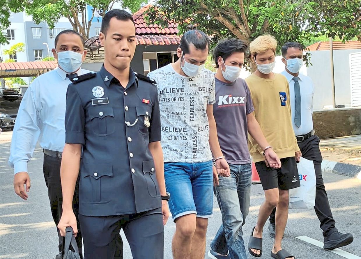 Ah long thugs jailed 26 days for splashing paint | The Star