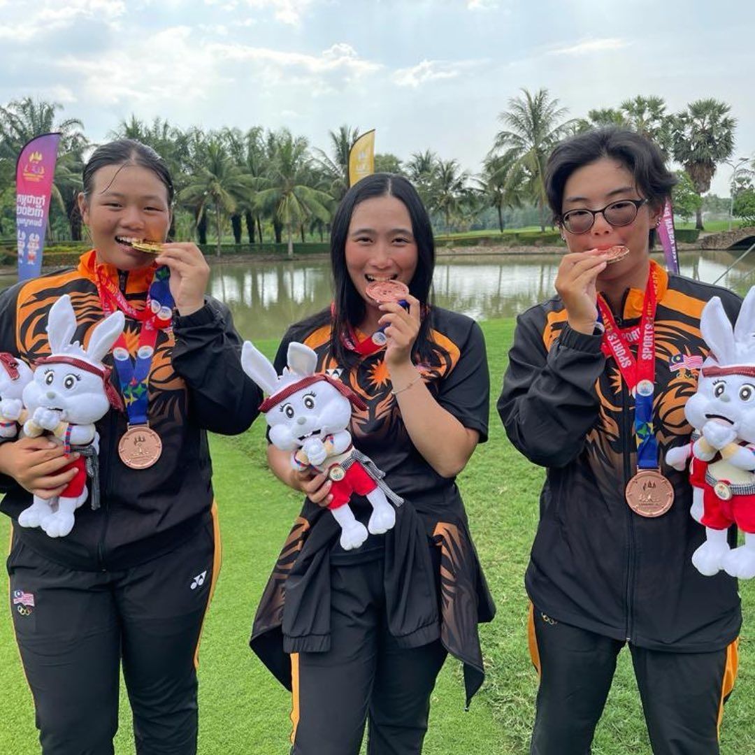Golf: Geraldine and Zi Yu bag bronze | The Star