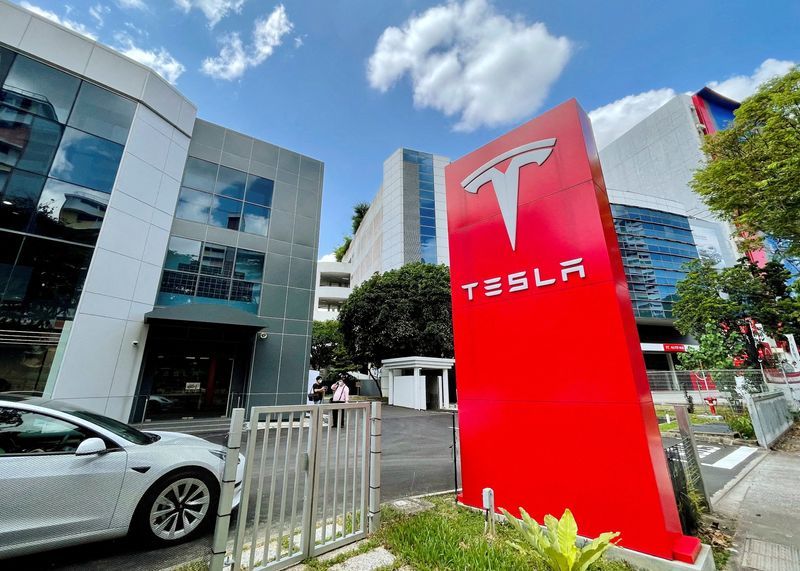 Analysis-Tesla’s new car-making process stokes debate among industry ...