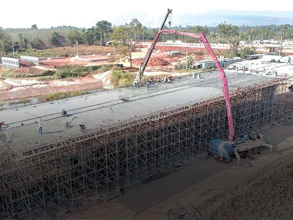 New Lao-Thai river bridge now 72% complete | The Star