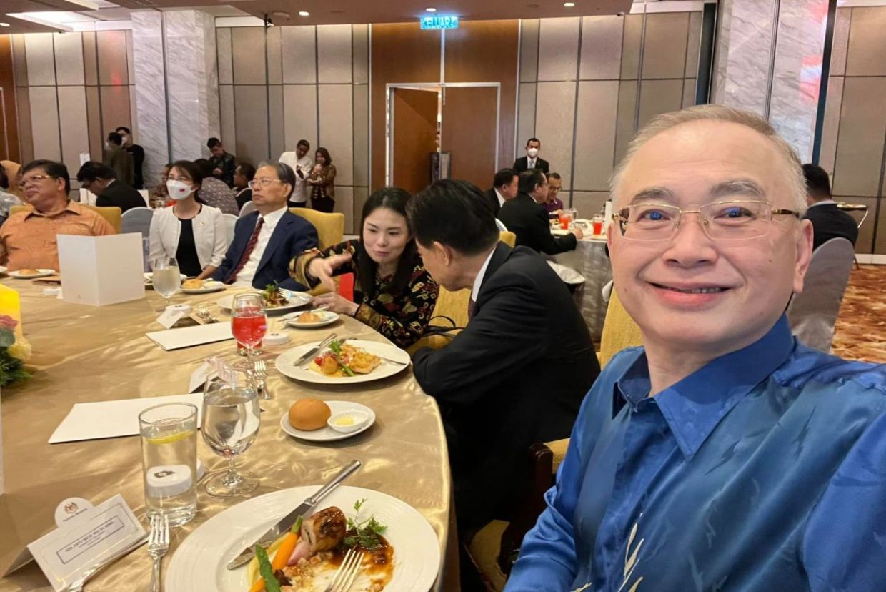 Dr Wee honoured to attend dinner reception with NPC standing committee ...
