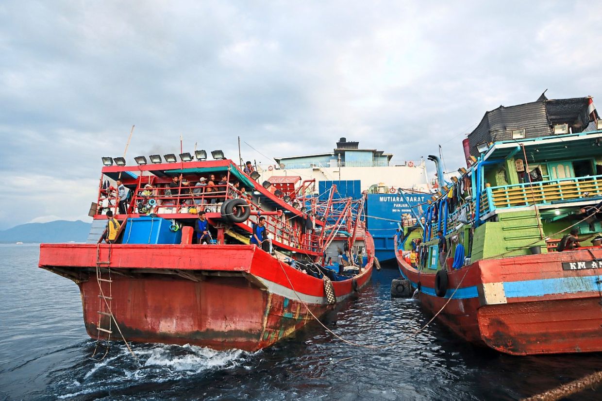 Two bodies found in search for capsized ship | The Star