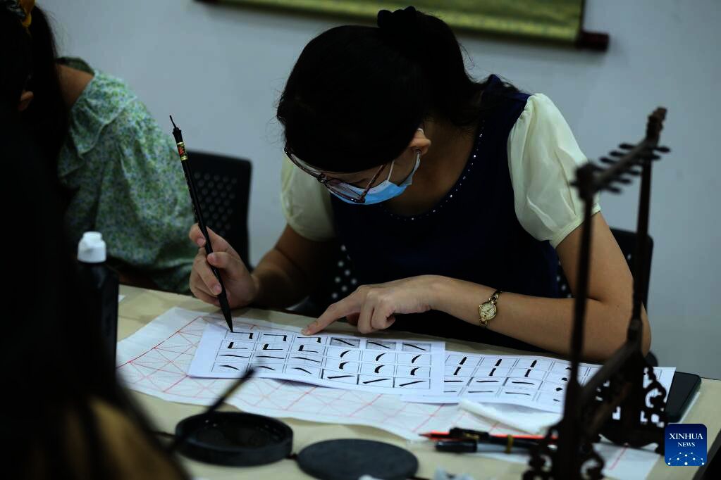 Myanmar students learn Chinese calligraphy during summer vacation | The ...